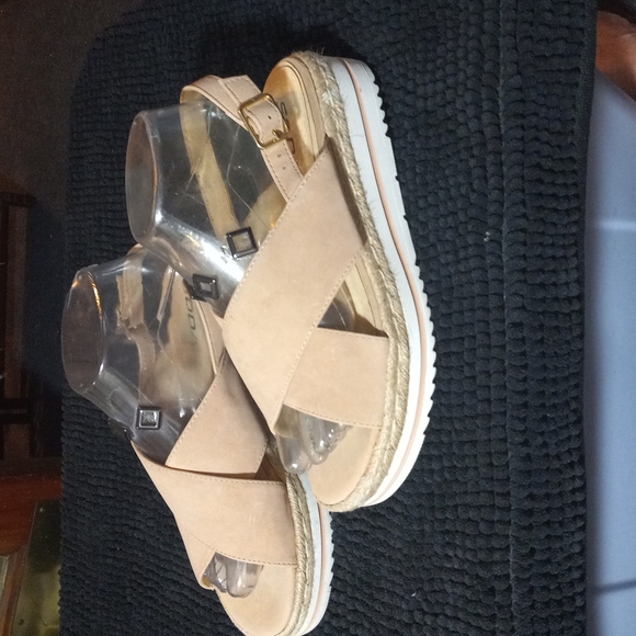 pop | Shoes | Biege Size 8 Soda Sandals | Poshmark